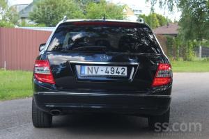 Черный Мерседес Ц 220 2008 в Рига, объемом двигателя 2.20 л и пробегом 271 тыс. км за 3999 €, фото 9 на AUTOMOTO.COM.LV