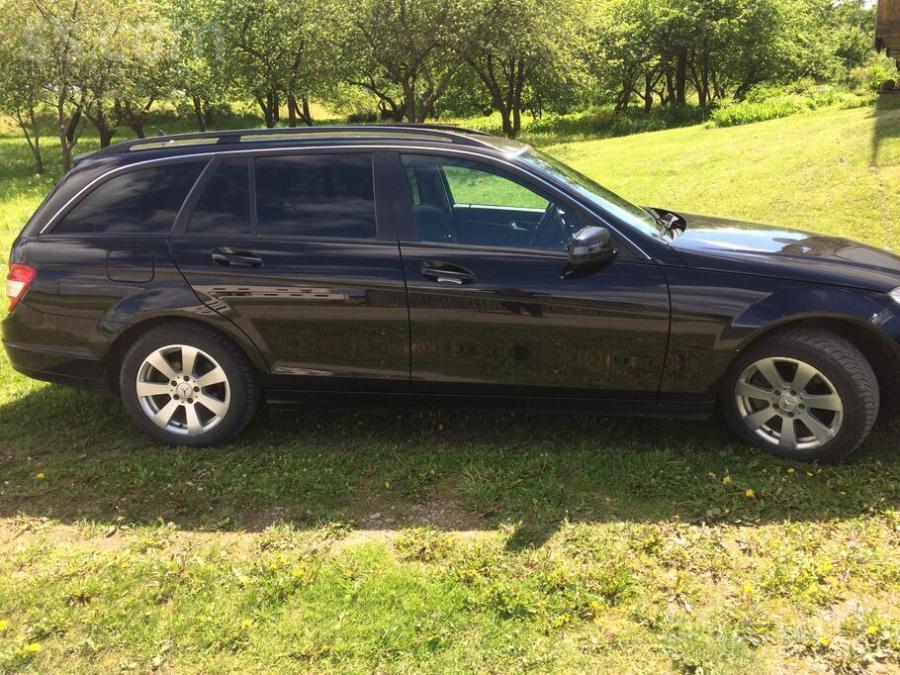 Black Mercedes-Benz c-220 2008 in Balvi, with an engine capacity of 2.10 L and mileage of 343 thousand km for 3700 €, photo 3 on AUTOMOTO.COM.LV