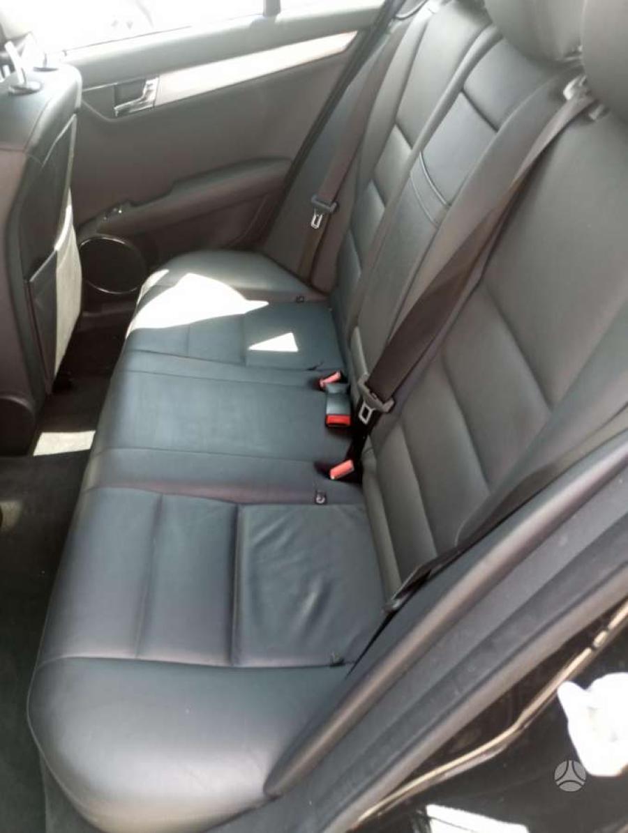Melns Mercedes-Benz c-220 2008 Kauņa, ar dzinēja tilpumu 2.10 L un nobraukumu 300 tūkst. km par 3650 €, foto 16 vietnē AUTOMOTO.COM.LV