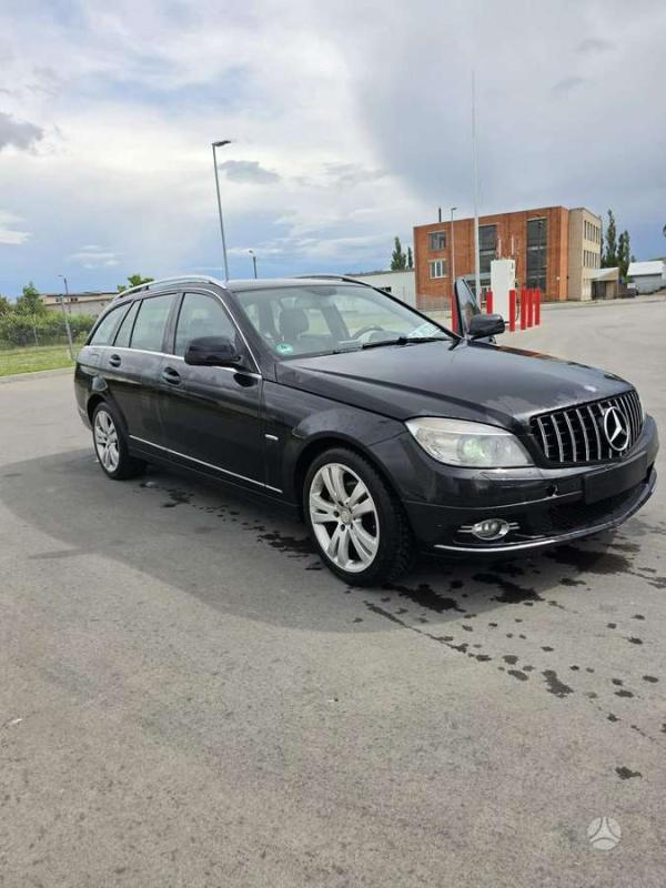 Melns Mercedes-Benz c-220 2008 Pasvalys, ar dzinēja tilpumu 2.20 L un nobraukumu 369 tūkst. km par 3800 €, foto 7 vietnē AUTOMOTO.COM.LV