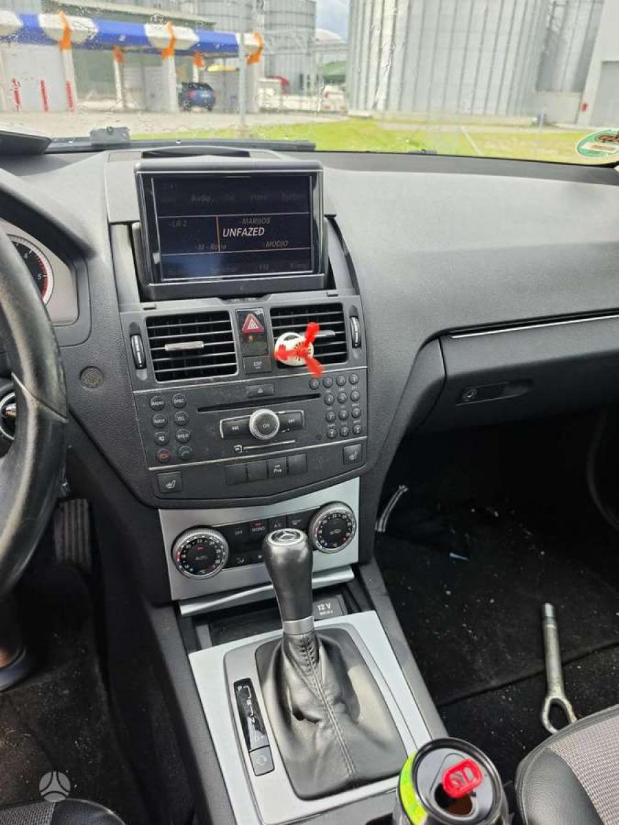 Black Mercedes-Benz c-220 2008 in Pasvalys, with an engine capacity of 2.20 L and mileage of 369 thousand km for 3800 €, photo 9 on AUTOMOTO.COM.LV