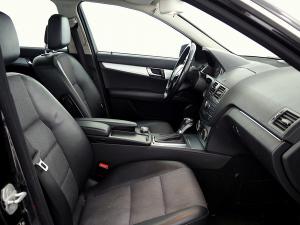 Black Mercedes-Benz c-220 2008 in Tallinn, with an engine capacity of 2.10 L and mileage of 487 thousand km for 1099 €, photo 7 on AUTOMOTO.COM.LV