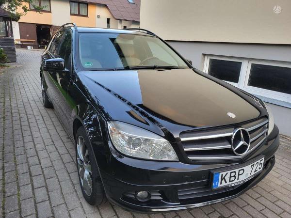 Black Mercedes-Benz c-220 2008 in Klaipeda, with an engine capacity of 2.15 L and mileage of 290 thousand km for 3050 €, photo 5 on AUTOMOTO.COM.LV