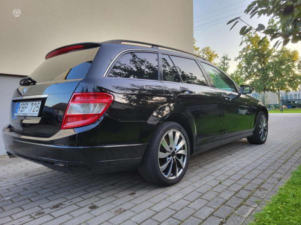 Black Mercedes-Benz c-220 2008 in Klaipeda, with an engine capacity of 2.15 L and mileage of 290 thousand km for 3050 €, photo 6 on AUTOMOTO.COM.LV