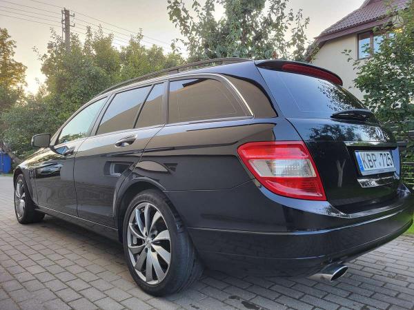 Black Mercedes-Benz c-220 2008 in Klaipeda, with an engine capacity of 2.15 L and mileage of 290 thousand km for 3050 €, photo 7 on AUTOMOTO.COM.LV