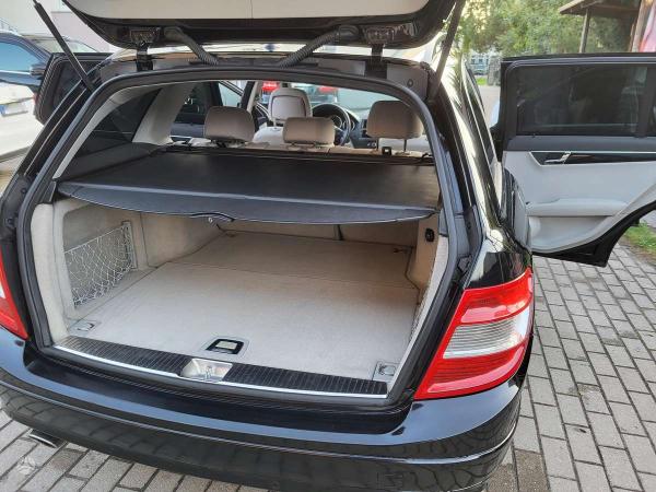 Black Mercedes-Benz c-220 2008 in Klaipeda, with an engine capacity of 2.15 L and mileage of 290 thousand km for 3050 €, photo 8 on AUTOMOTO.COM.LV
