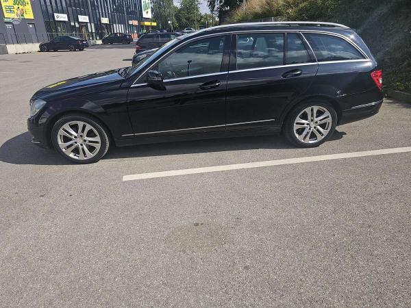 Black Mercedes-Benz c-220 2008 in Kaunas, with an engine capacity of 2.15 L and mileage of 341 thousand km for 2900 €, photo 7 on AUTOMOTO.COM.LV