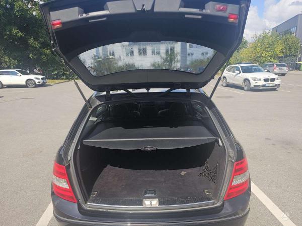 Black Mercedes-Benz c-220 2008 in Kaunas, with an engine capacity of 2.15 L and mileage of 341 thousand km for 2900 €, photo 11 on AUTOMOTO.COM.LV