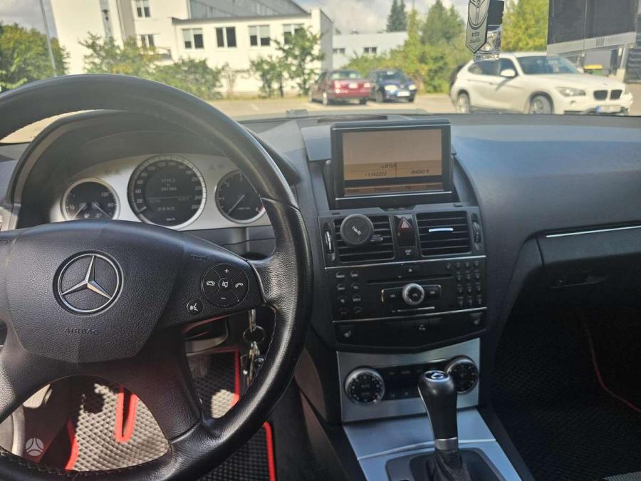 Черный Мерседес Ц 220 2008 в Каунас, объемом двигателя 2.15 л и пробегом 341 тыс. км за 2900 €, фото 15 на AUTOMOTO.COM.LV