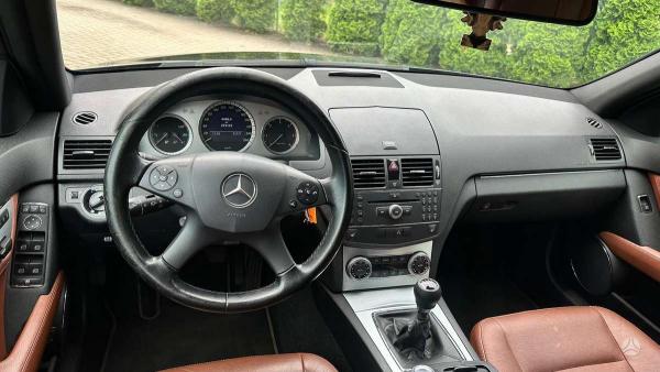 Мерседес Ц 220 2008 в Аникщяй на AUTOMOTO.COM.LV Черный Мерседес Ц 220 2008 в Аникщяй, объемом двигателя 0.00 л и пробегом 293 тыс. км за 3950 €, фото 5 на AUTOMOTO.COM.LV