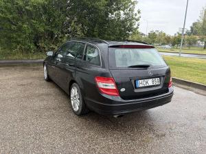 Black Mercedes-Benz c-220 2008 in Kaunas, with an engine capacity of 2.15 L and mileage of 388 thousand km for 2860 €, photo 4 on AUTOMOTO.COM.LV