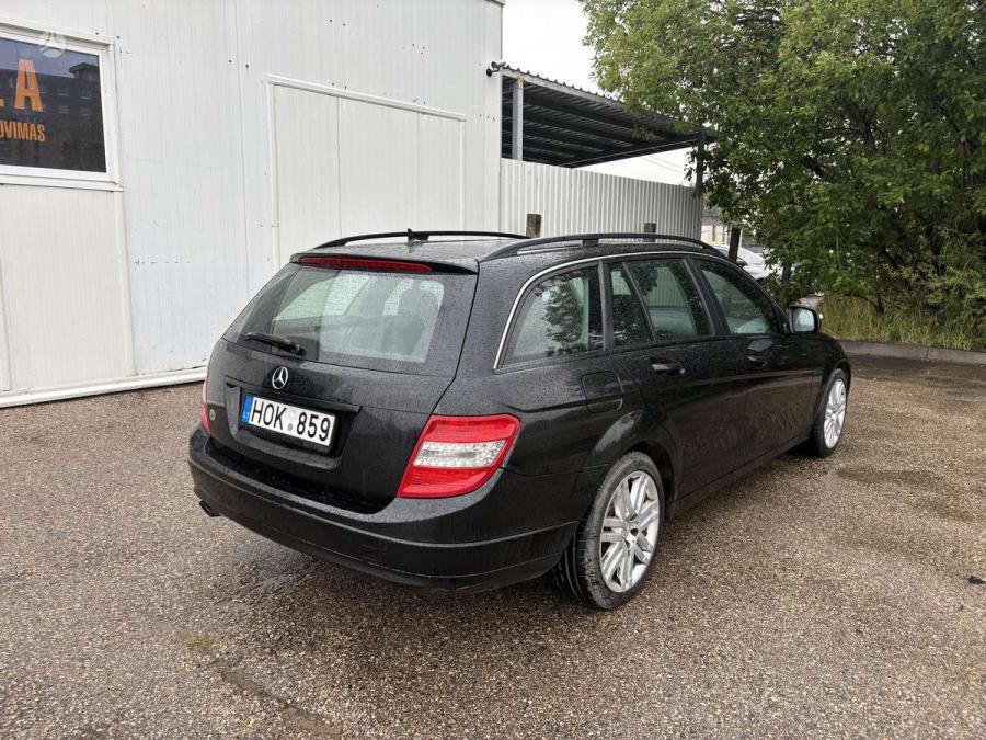 Black Mercedes-Benz c-220 2008 in Kaunas, with an engine capacity of 2.15 L and mileage of 388 thousand km for 2860 €, photo 5 on AUTOMOTO.COM.LV