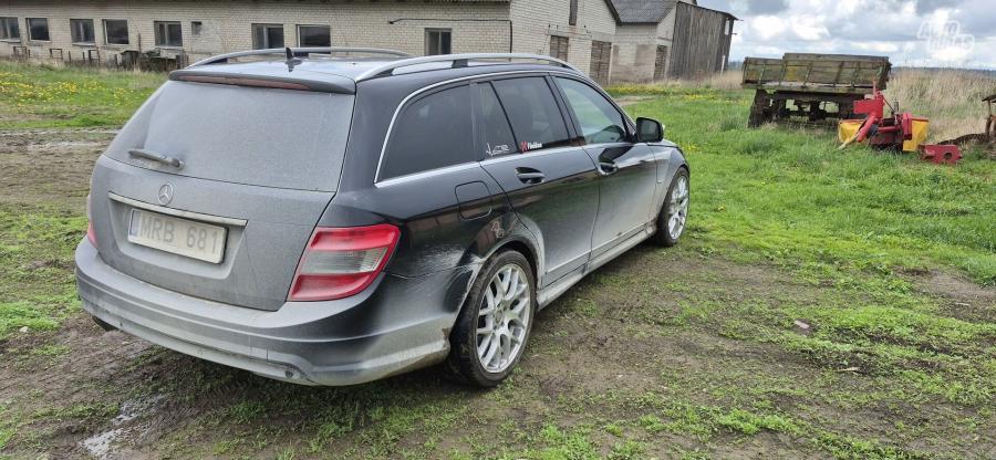 Melns Mercedes-Benz c-220 2008 Šauļi, ar dzinēja tilpumu 2.10 L un nobraukumu 363 tūkst. km par 3000 €, foto 3 vietnē AUTOMOTO.COM.LV