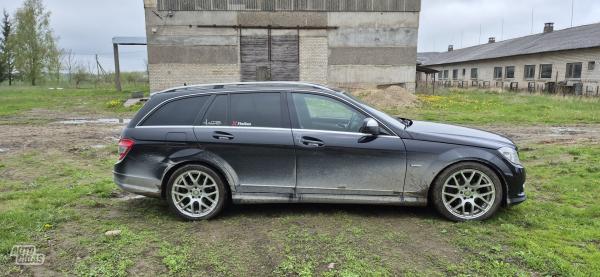 Mercedes-Benz c-220 2008 Šauļi vietnē Melns Mercedes-Benz c-220 2008 Šauļi, ar dzinēja tilpumu 2.10 L un nobraukumu 363 tūkst. km par 3000 €, foto 4 vietnē AUTOMOTO.COM.LV
