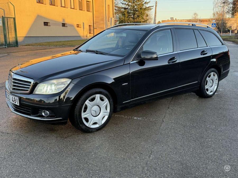 Melns Mercedes-Benz c-220 2009 Birštonas, ar dzinēja tilpumu 2.20 L un nobraukumu 358 tūkst. km par 3950 €, foto 2 vietnē AUTOMOTO.COM.LV
