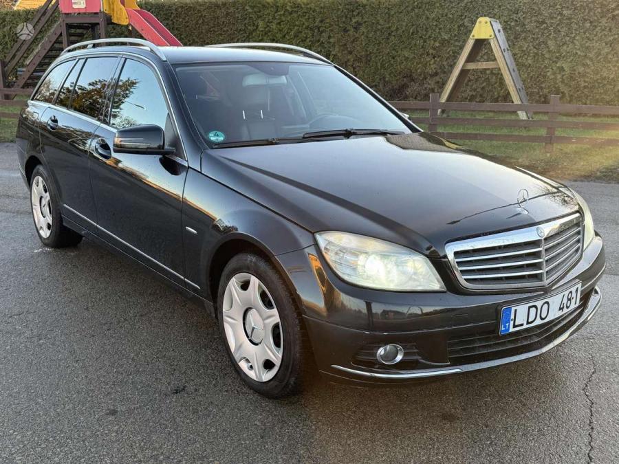 Melns Mercedes-Benz c-220 2009 Birštonas, ar dzinēja tilpumu 2.20 L un nobraukumu 358 tūkst. km par 3950 €, foto 3 vietnē AUTOMOTO.COM.LV