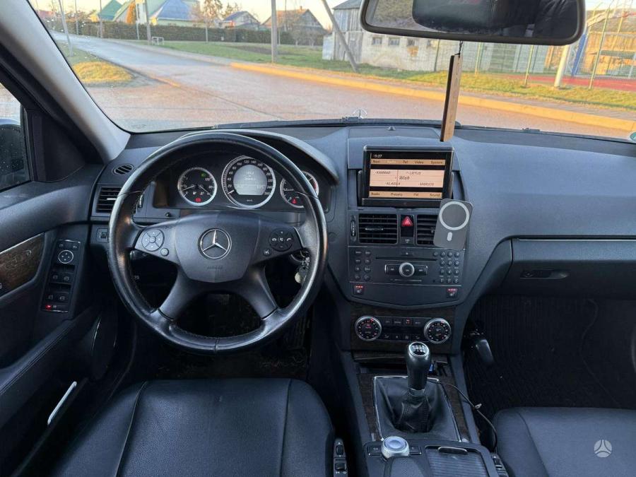 Melns Mercedes-Benz c-220 2009 Birštonas, ar dzinēja tilpumu 2.20 L un nobraukumu 358 tūkst. km par 3950 €, foto 5 vietnē AUTOMOTO.COM.LV