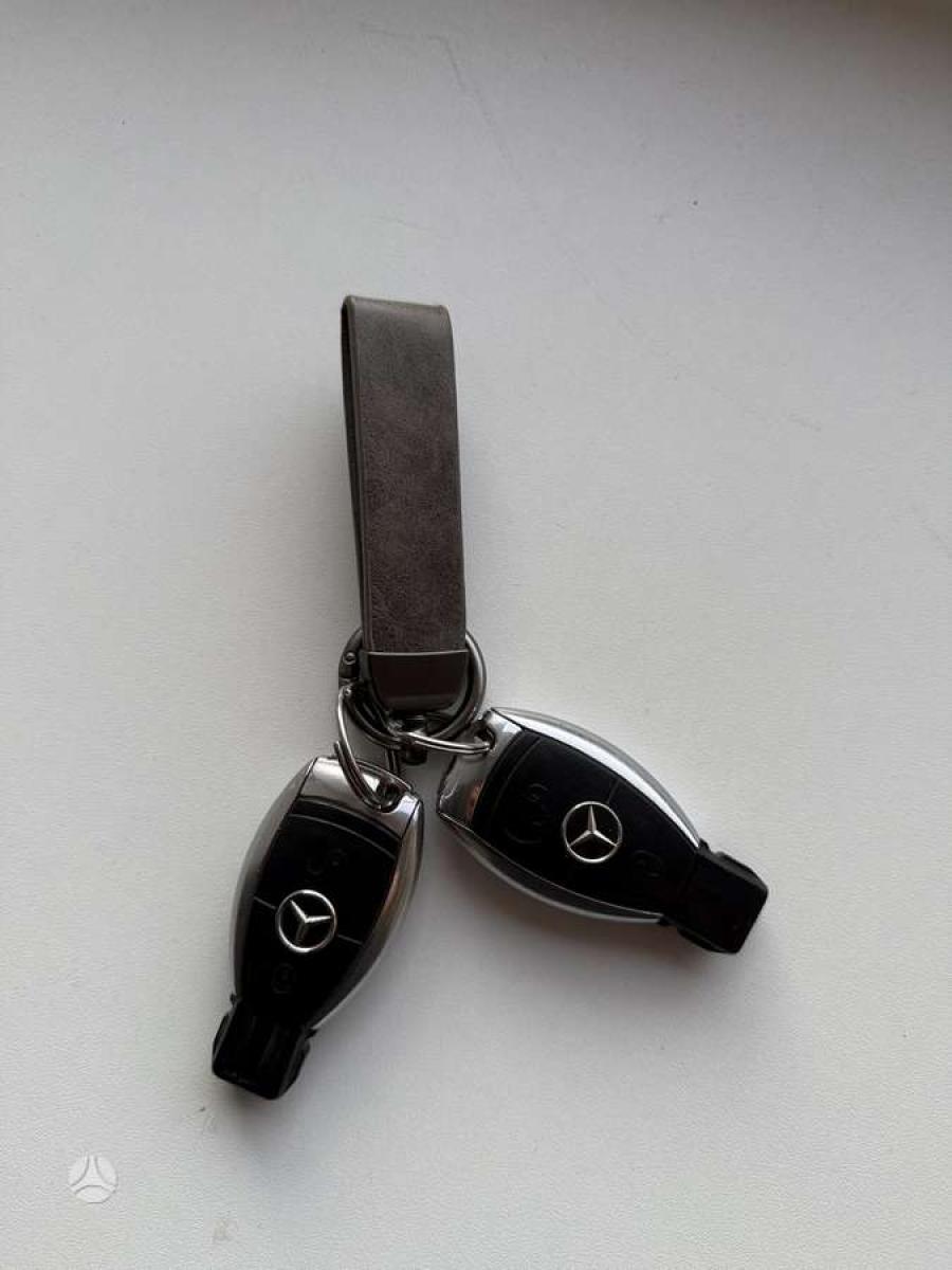 Melns Mercedes-Benz c-220 2009 Birštonas, ar dzinēja tilpumu 2.20 L un nobraukumu 358 tūkst. km par 3950 €, foto 16 vietnē AUTOMOTO.COM.LV