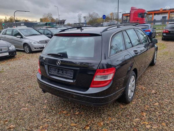 Black Mercedes-Benz c-220 2009 in Kaunas, with an engine capacity of 2.20 L and mileage of 350 thousand km for 3300 €, photo 2 on AUTOMOTO.COM.LV