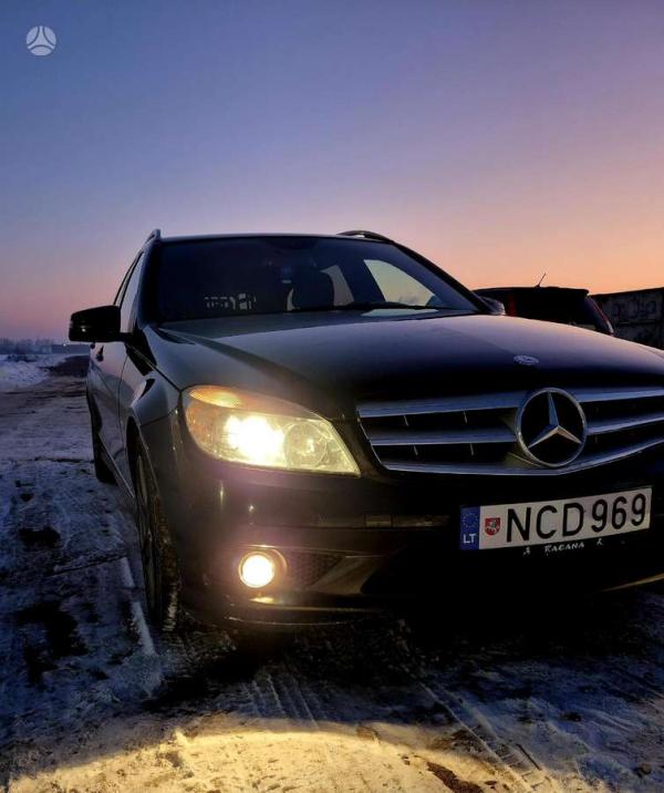 Black Mercedes-Benz c-220 2009 in Panevezys, with an engine capacity of 2.15 L and mileage of 332 thousand km for 4100 €, photo 1 on AUTOMOTO.COM.LV