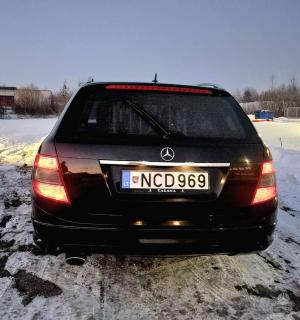 Black Mercedes-Benz c-220 2009 in Panevezys, with an engine capacity of 2.15 L and mileage of 332 thousand km for 4100 €, photo 5 on AUTOMOTO.COM.LV