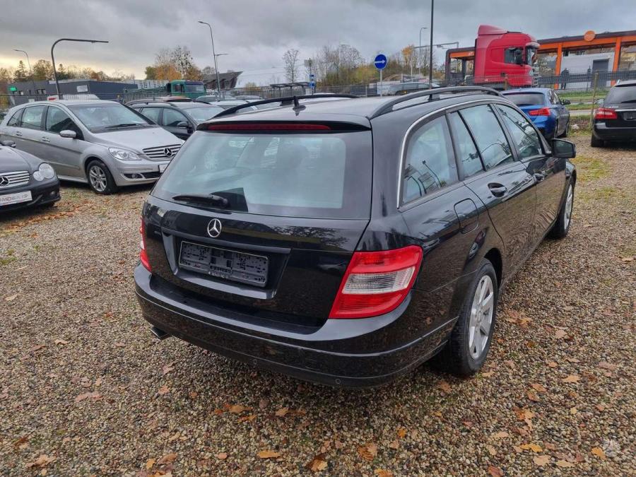 Black Mercedes-Benz c-220 2009 in Kaunas, with an engine capacity of 2.20 L and mileage of 350 thousand km for 3300 €, photo 2 on AUTOMOTO.COM.LV