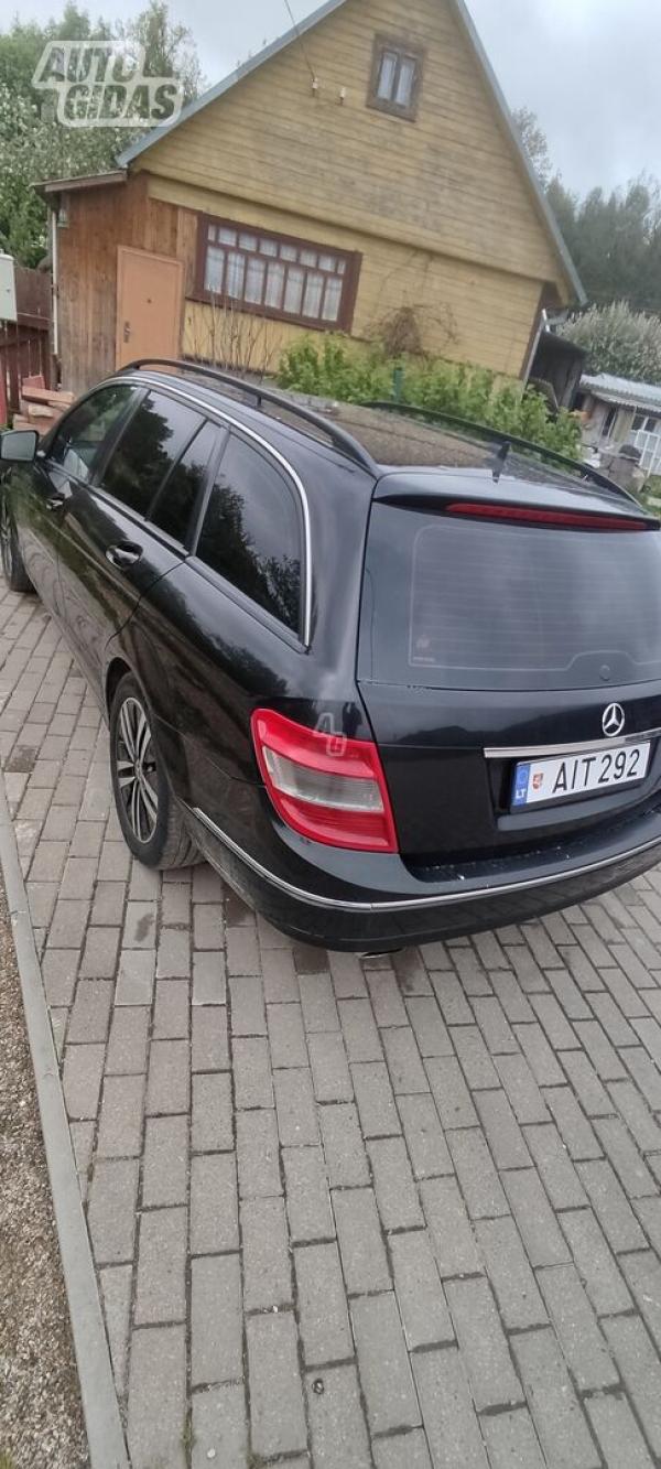 Black Mercedes-Benz c-220 2009 in Kaisiadorys, with an engine capacity of 2.10 L and mileage of 384 thousand km for 2500 €, photo 2 on AUTOMOTO.COM.LV