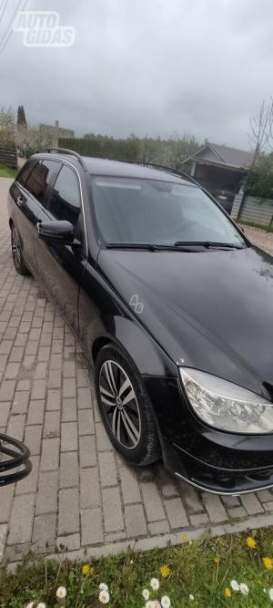 Black Mercedes-Benz c-220 2009 in Kaisiadorys, with an engine capacity of 2.10 L and mileage of 384 thousand km for 2500 €, photo 4 on AUTOMOTO.COM.LV
