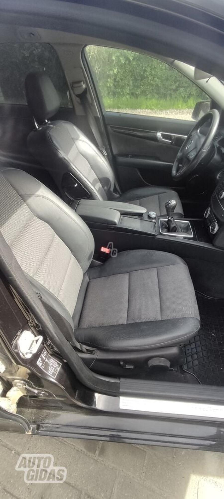 Black Mercedes-Benz c-220 2009 in Kaisiadorys, with an engine capacity of 2.10 L and mileage of 384 thousand km for 2500 €, photo 5 on AUTOMOTO.COM.LV
