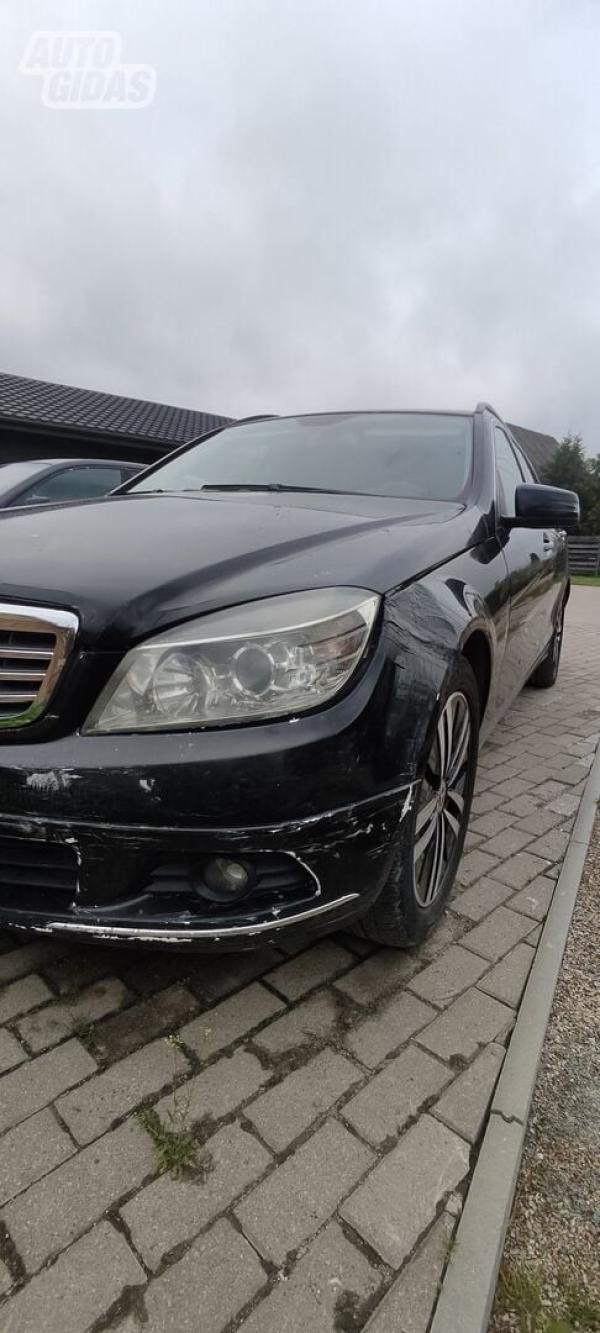 Black Mercedes-Benz c-220 2009 in Kaisiadorys, with an engine capacity of 2.10 L and mileage of 384 thousand km for 2500 €, photo 6 on AUTOMOTO.COM.LV
