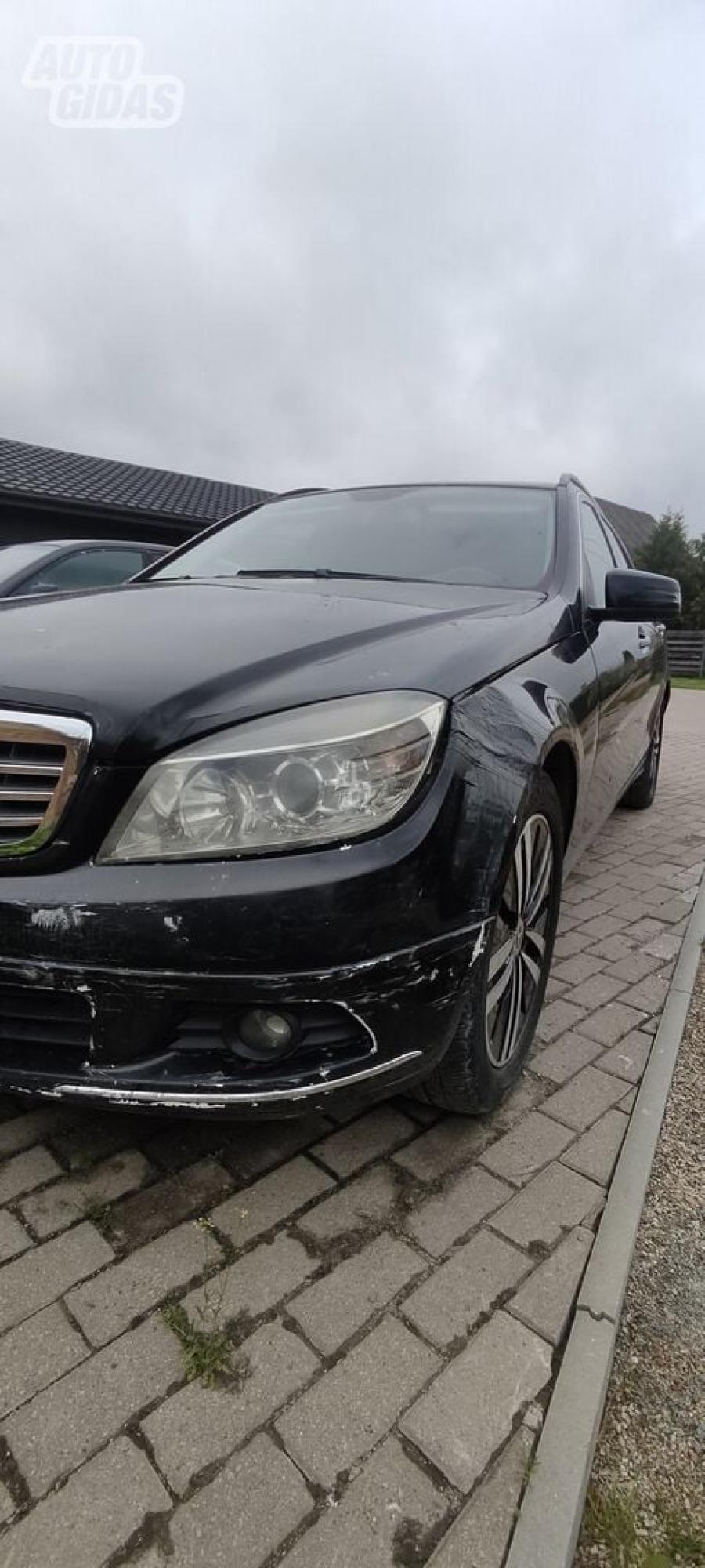 Black Mercedes-Benz c-220 2009 in Kaisiadorys, with an engine capacity of 2.10 L and mileage of 384 thousand km for 2500 €, photo 7 on AUTOMOTO.COM.LV