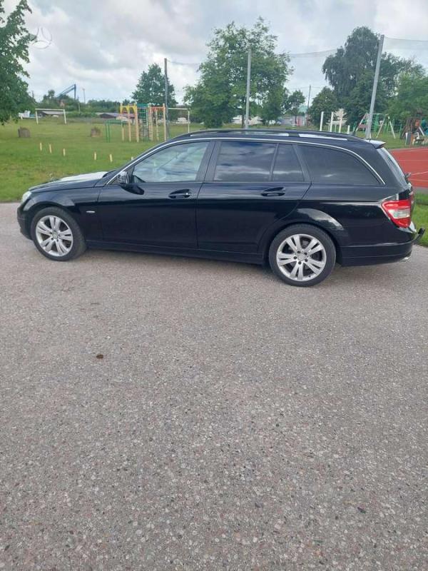 Black Mercedes-Benz c-220 2009 in Klaipeda, with an engine capacity of 2.14 L and mileage of 270 thousand km for 5300 €, photo 3 on AUTOMOTO.COM.LV