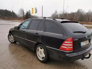 Black Mercedes-Benz c-220 2009 in Kuldiga, with an engine capacity of 2.20 L and mileage of 334 thousand km for 2300 €, photo 5 on AUTOMOTO.COM.LV
