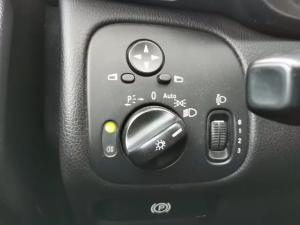 Black Mercedes-Benz c-220 2009 in Kuldiga, with an engine capacity of 2.20 L and mileage of 334 thousand km for 2300 €, photo 9 on AUTOMOTO.COM.LV