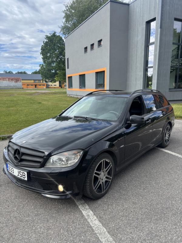 Melns Mercedes-Benz c-220 2009 Kuresāre, ar dzinēja tilpumu 2.20 L un nobraukumu 397 tūkst. km par 2600 €, foto 1 vietnē AUTOMOTO.COM.LV
