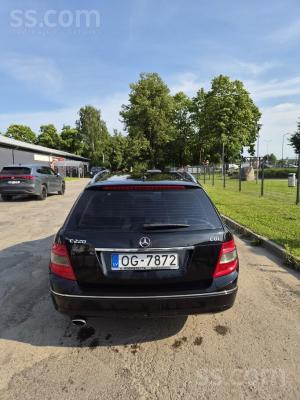 Black Mercedes-Benz c-220 2009 in Ogre, with an engine capacity of 2.10 L and mileage of 0 thousand km for 3215 €, photo 3 on AUTOMOTO.COM.LV