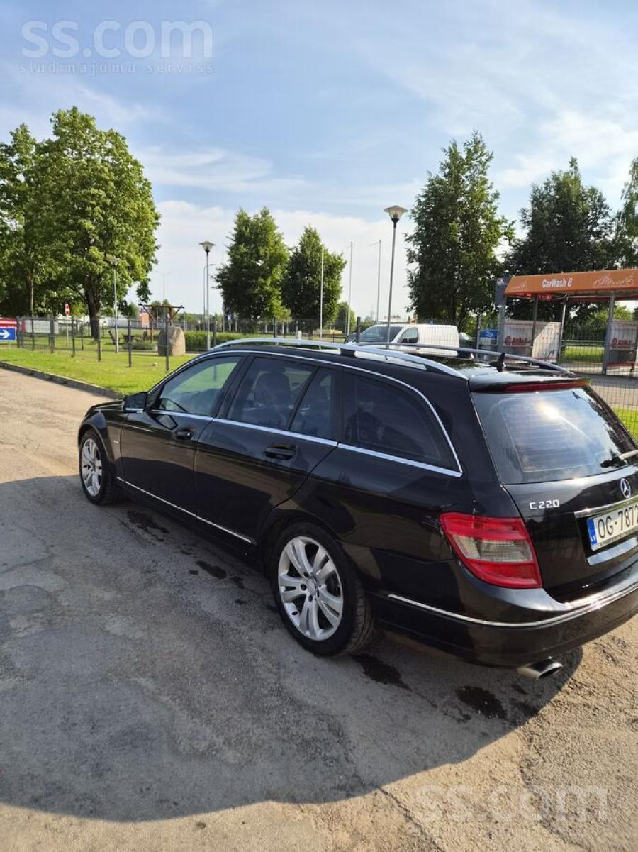Black Mercedes-Benz c-220 2009 in Ogre, with an engine capacity of 2.10 L and mileage of 0 thousand km for 3215 €, photo 5 on AUTOMOTO.COM.LV