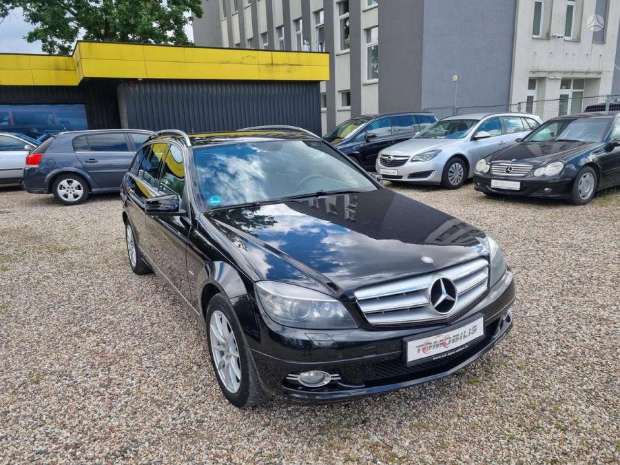 Melns Mercedes-Benz c-220 2009 Kauņa, ar dzinēja tilpumu 2.20 L un nobraukumu 270 tūkst. km par 3200 €, foto 1 vietnē AUTOMOTO.COM.LV