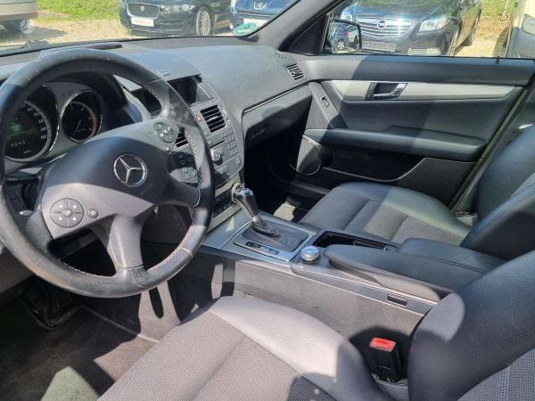 Melns Mercedes-Benz c-220 2009 Kauņa, ar dzinēja tilpumu 2.20 L un nobraukumu 270 tūkst. km par 3200 €, foto 5 vietnē AUTOMOTO.COM.LV