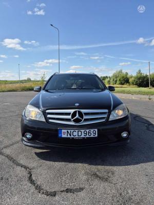Black Mercedes-Benz c-220 2009 in Panevezys, with an engine capacity of 2.20 L and mileage of 341 thousand km for 4000 €, photo 3 on AUTOMOTO.COM.LV