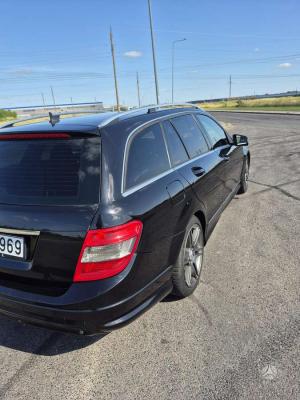 Black Mercedes-Benz c-220 2009 in Panevezys, with an engine capacity of 2.20 L and mileage of 341 thousand km for 4000 €, photo 6 on AUTOMOTO.COM.LV