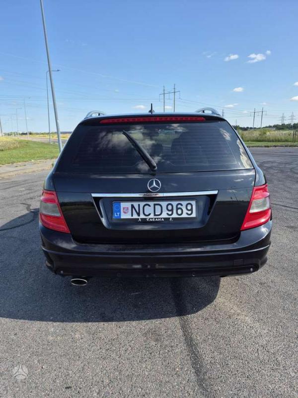 Black Mercedes-Benz c-220 2009 in Panevezys, with an engine capacity of 2.20 L and mileage of 341 thousand km for 4000 €, photo 7 on AUTOMOTO.COM.LV