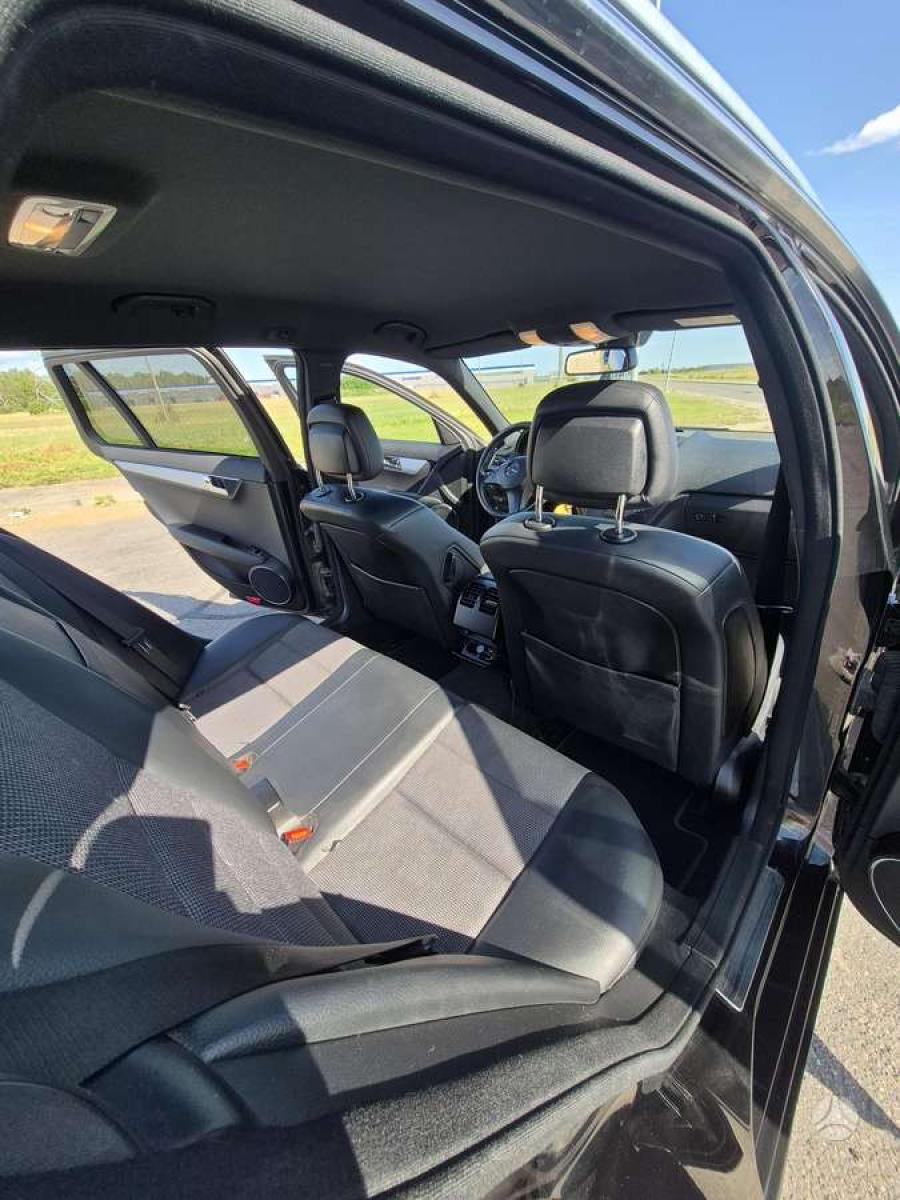 Black Mercedes-Benz c-220 2009 in Panevezys, with an engine capacity of 2.20 L and mileage of 341 thousand km for 4000 €, photo 12 on AUTOMOTO.COM.LV