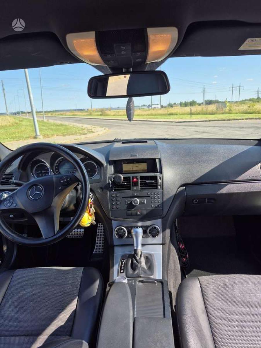 Black Mercedes-Benz c-220 2009 in Panevezys, with an engine capacity of 2.20 L and mileage of 341 thousand km for 4000 €, photo 15 on AUTOMOTO.COM.LV