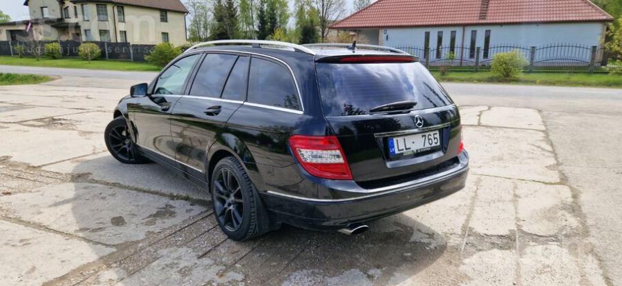 Black Mercedes-Benz c-220 2010 in Rezekne, with an engine capacity of 2.10 L and mileage of 273 thousand km for 5300 €, photo 2 on AUTOMOTO.COM.LV