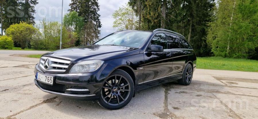 Black Mercedes-Benz c-220 2010 in Rezekne, with an engine capacity of 2.10 L and mileage of 273 thousand km for 5300 €, photo 4 on AUTOMOTO.COM.LV