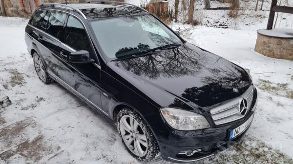 Melns Mercedes-Benz c-220 2010 Cēsis, ar dzinēja tilpumu 2.00 L un nobraukumu 296 tūkst. km par 3000 €, foto 4 vietnē AUTOMOTO.COM.LV