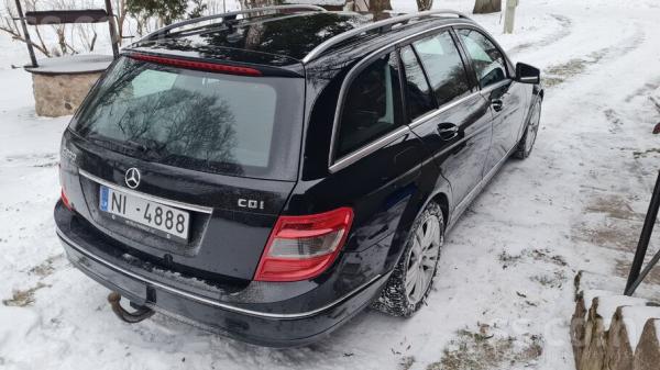 Melns Mercedes-Benz c-220 2010 Cēsis, ar dzinēja tilpumu 2.00 L un nobraukumu 296 tūkst. km par 3000 €, foto 6 vietnē AUTOMOTO.COM.LV