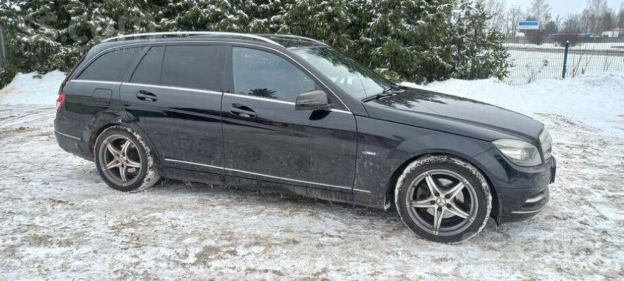 Melns Mercedes-Benz c-220 2010 Rīga, ar dzinēja tilpumu 2.20 L un nobraukumu 286 tūkst. km par 4900 €, foto 6 vietnē AUTOMOTO.COM.LV
