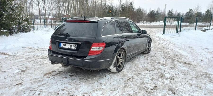 Melns Mercedes-Benz c-220 2010 Rīga, ar dzinēja tilpumu 2.20 L un nobraukumu 286 tūkst. km par 4900 €, foto 7 vietnē AUTOMOTO.COM.LV